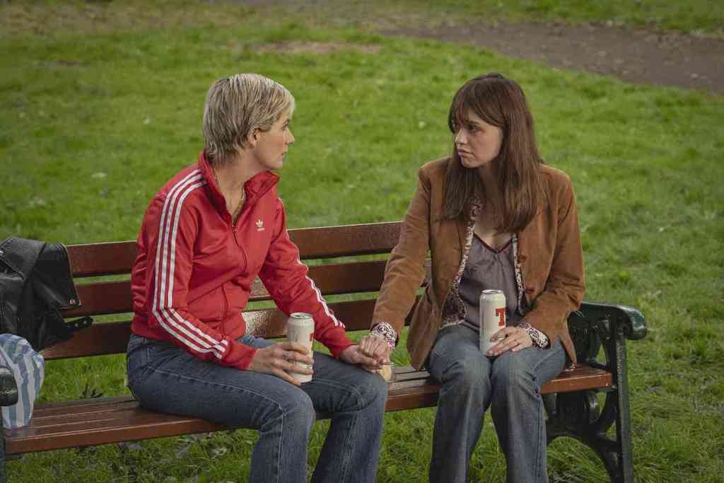 Netflix Releases First Look at Jodie Whittaker‘s New Show ‘Toxic Town ...